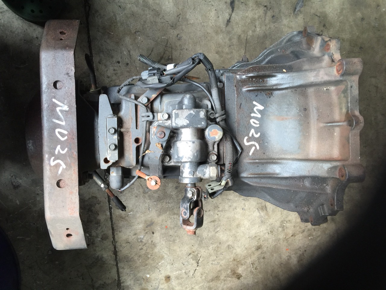 FUSO CANTER M025 5 Speed Gearbox - Lucky Progress Co., Ltd.